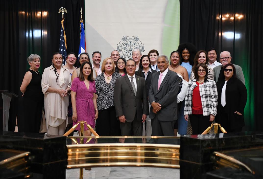 PEN de Puerto Rico Internacional hace historia en la Cámara de ...